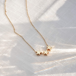 MEVECCO Lucky Star Pendant Necklaces,18k Gold Plated Three Stars Handmade Generations Necklace for Grandma 3 Circles Necklace Mom Granddaughter Mothers Day Jewelry Birthday Gift