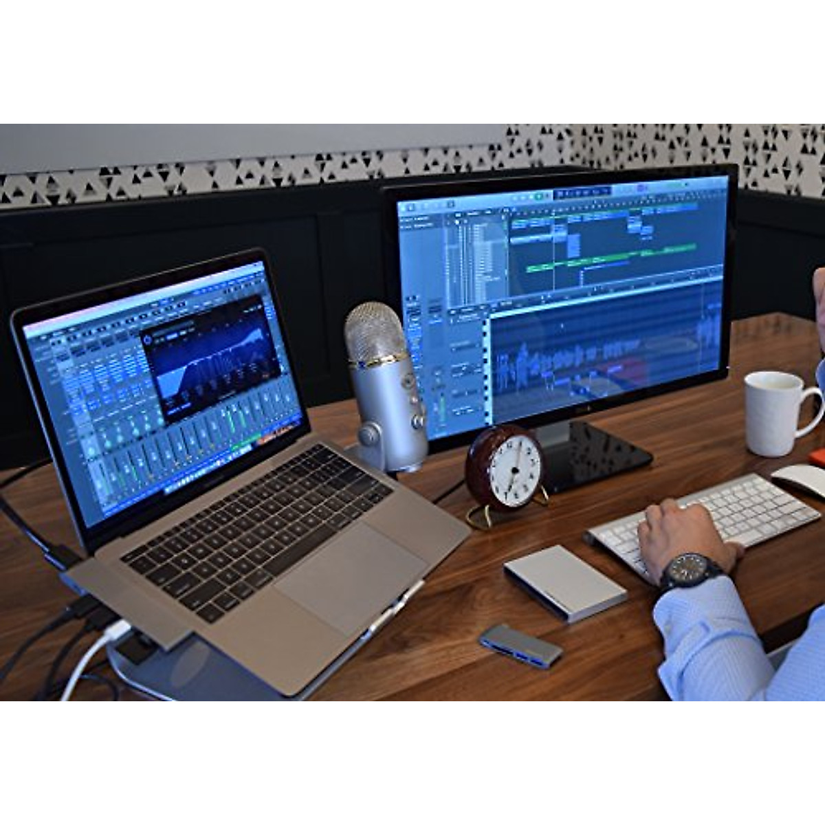 Tovatec Aluminum USB C Adapter Hub for 2016/2017 MacBook Pro 13 and 15 40Gbs Thunderbolt 3, 4k HDMI, Pass-Through Charging, Space Gray, 4.5"