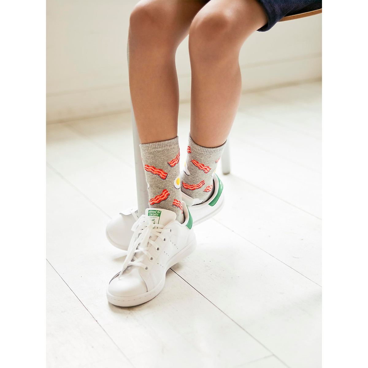 Hot Sox Kids' Big Fun Food & Drink Crew Socks-1 Pair Pack-Cool & Cute Boys & Girls Gifts, Eggs and Bacon (Sweatshirt Gray Heather), Large-X-Large