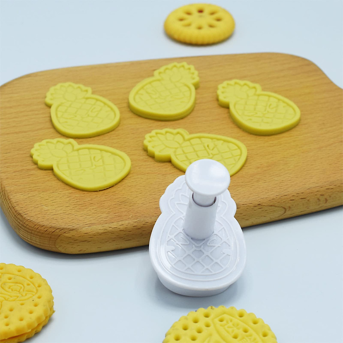 3D Pineapple Plastic Mould Fondant Chocolate Jelly Making Cake Tool Decoration Mold Oven Available DIY Art Cookie Stamp Molds For Baking Christmas