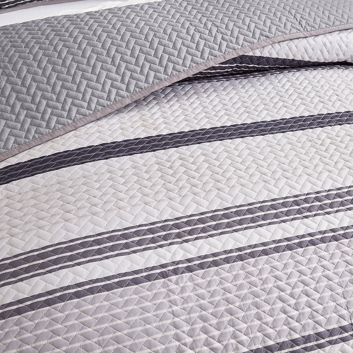 Flysheep Grey Boho Quilt Set Full Queen Size, 3 Pcs Gray Black and Navy Striped Bedspread, Soft Microfiber Modern Coverlet for All Season - 1 Quilt and 2 Pillow Shams