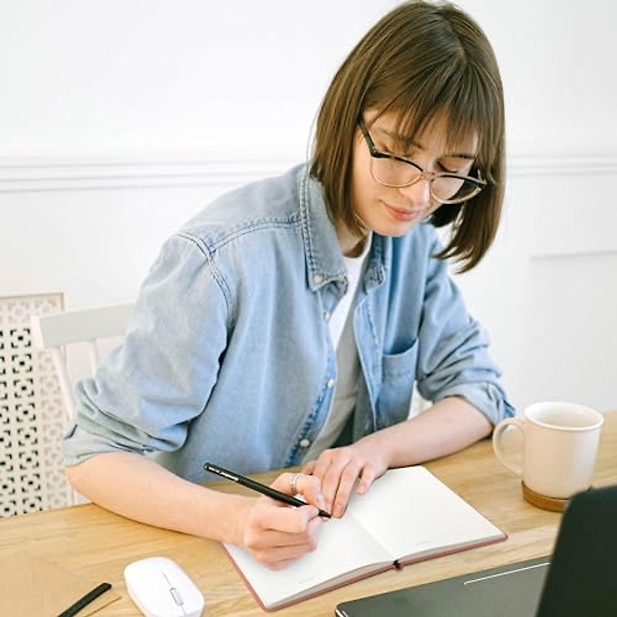 CAGIE Lined Journal Notebooks for Work A5 Business Notebook with Pen Holder, 224 Pages Notebook with Pockets, 5.7"x8.3" Inches, Pink