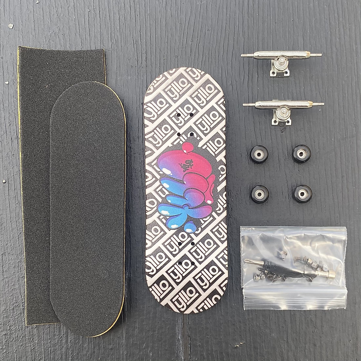Yllo Simon Dee Complete 5 Ply Wood 100mm x 33mm Fingerboard with Upgraded 32mm Trucks, Lock Nuts, CNC Wheels
