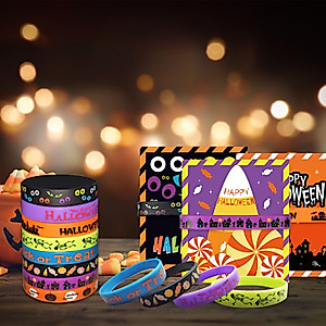 GuassLee Kids Halloween Party Favors Rubber Bracelets, 40pcs Halloween Silicone Wristbands and Cards for Kids Halloween Trick or Treat Gifts, Halloween Giveaways, Halloween Goodie Bag Fillers Supplies