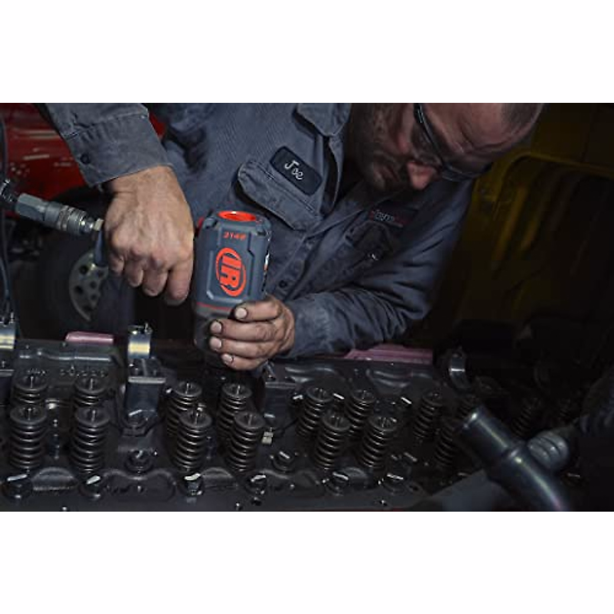 Ingersoll Rand 2146Q1MAX 3/4-Inch Drive, Air Impact Wrench, Quiet, 2,000 ft-lbs Nut-busting torque, Maintenance Duty, Pistol Grip, Standard Anvil , Gray