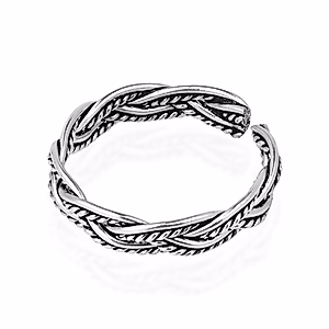 AeraVida Oxidized Celtic Weave Design Sterling Silver Toe Ring or Pinky Ring | Celtic Toe Rings for Women Sterling Silver | Sterling Silver Adjustable Toe Ring | Unisex Toe Ring