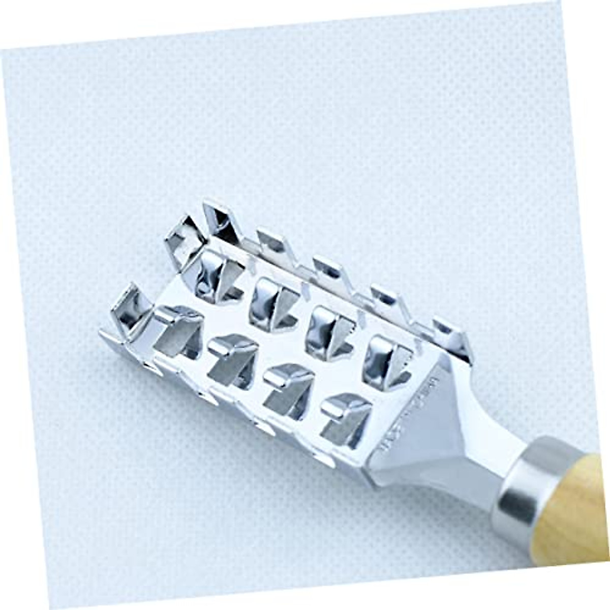 Fish Skin Cleaner Remover Fish Scale Kitchen Fish Scale Scraper Cleaner Fish Scales Manual Fish Scales Fish Scale Brush Scales Silver Manual Bamboo Fish Scraper