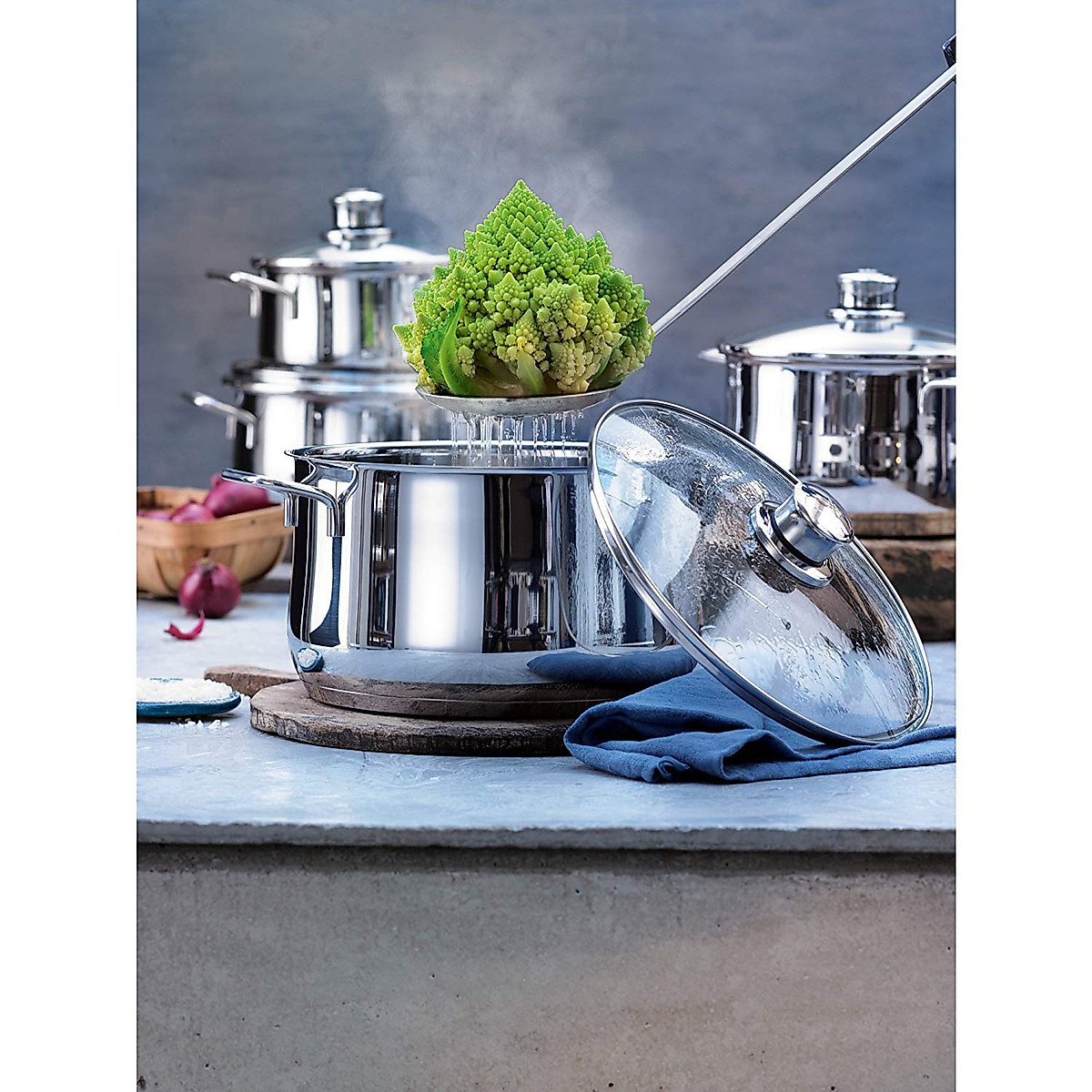 WMF Cookware Ø 20 cm Approx. 3,7L Diadem Plus Pouring Rim Glass Lid Cromargan® Stainless Steel Brushed Suitable for All Stove Tops Including Induction Dishwasher-Safe