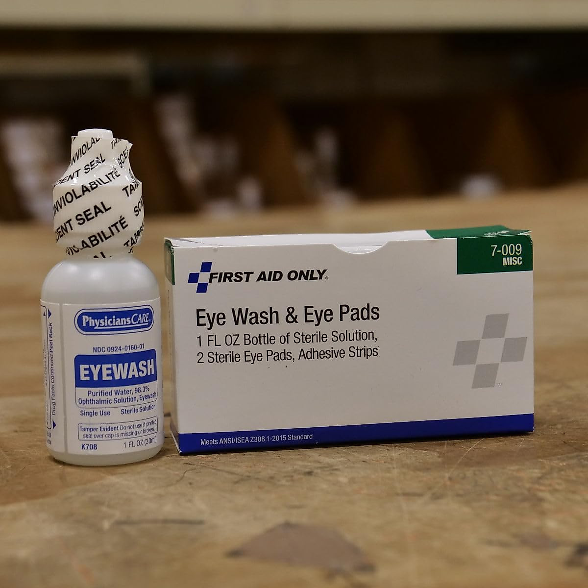 PhysiciansCare 5-Piece Eye Wash Kit with Oval Eye Pads, First Aid Adhesive Strips & Emergency Eye Rinse