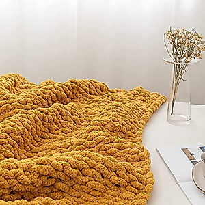 PRELGOSP Chunky Knit Blanket, Handmade Giant Knitted Blanket, Soft Thick Warm Knit Blanket Throw for Bed Chair Couch Sofa, Yoga Mat Rug Home Decor Gift, Machine Washable,Brown,40x60cm