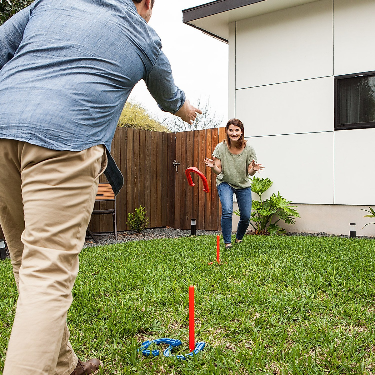 Champion Sports Indoor/Outdoor Horseshoe Set Red