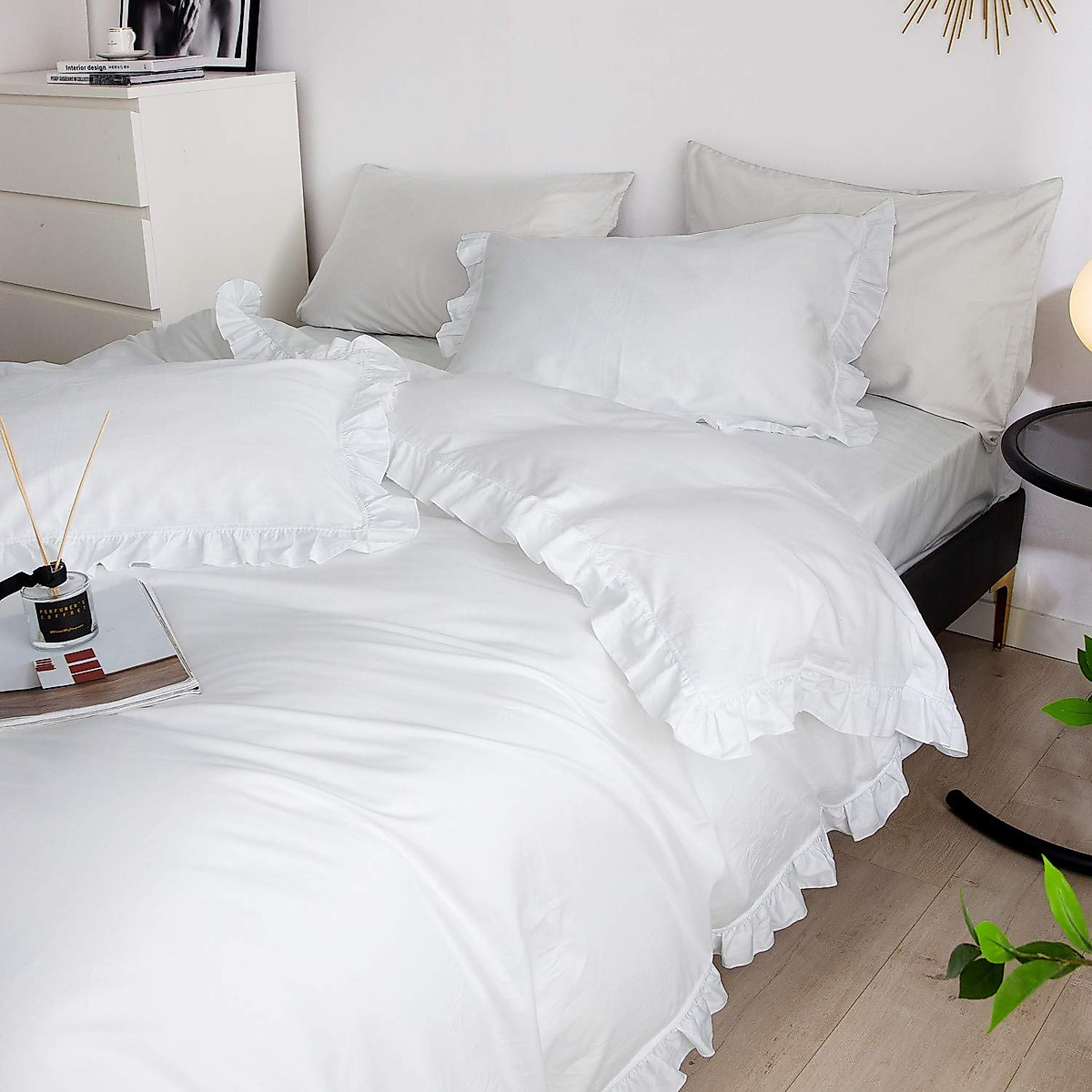 Dolce Mela Kink Size, Luscious 6 Piece Duvet Cover Set with Beautiful Ruffle Edge, 100% Long Staple Combed Cotton, Hypoallergenic, All-Season, White, DM807K
