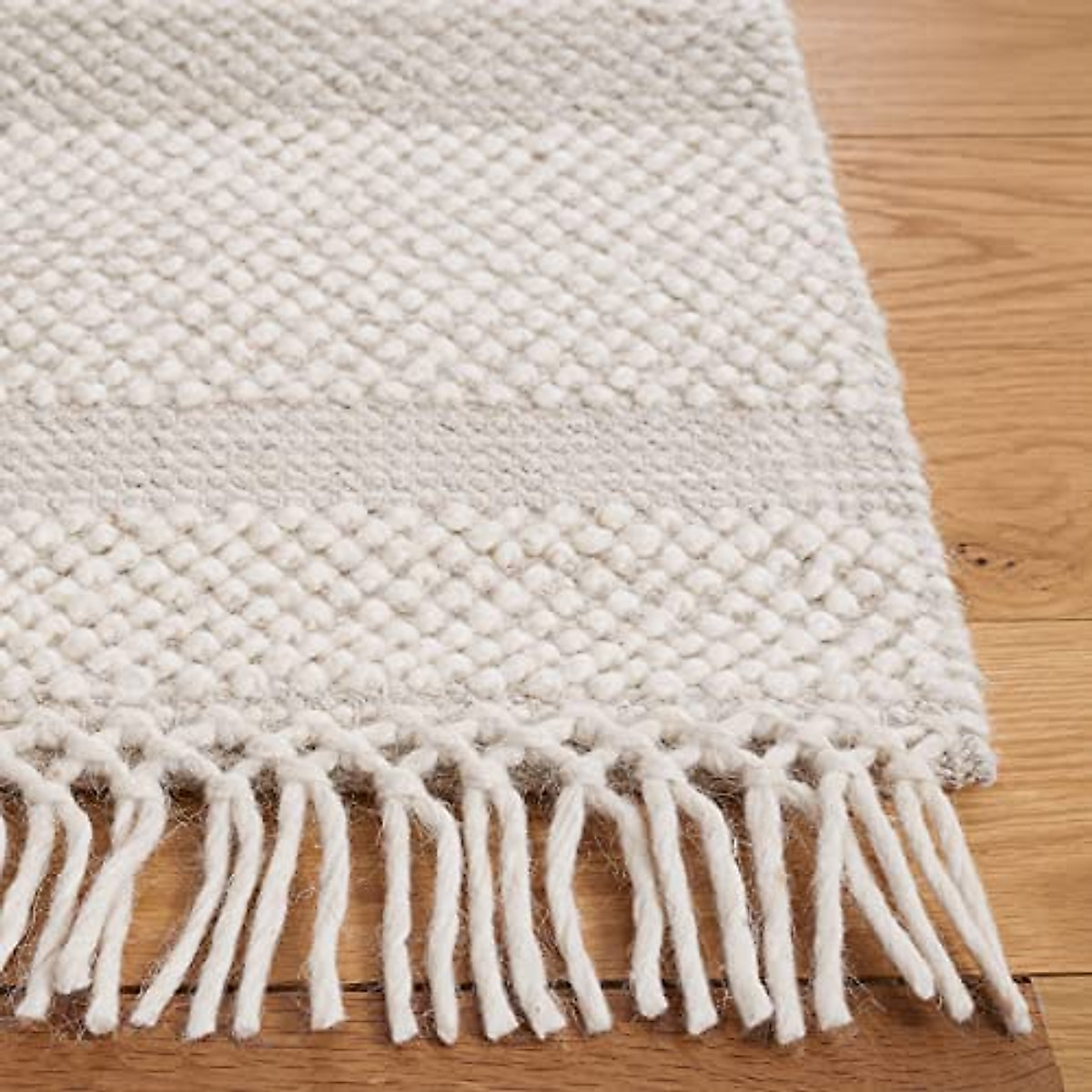Safavieh Natura Collection 6&#039; x 9&#039; Ivory/Silver NAT225G Modern Contemporary Farmhouse Fringe Wool Area Rug