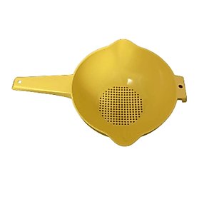 Tupperware Large 2 Quart Colander with Handle in Assorted