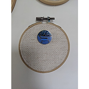 Whale Needle Minder