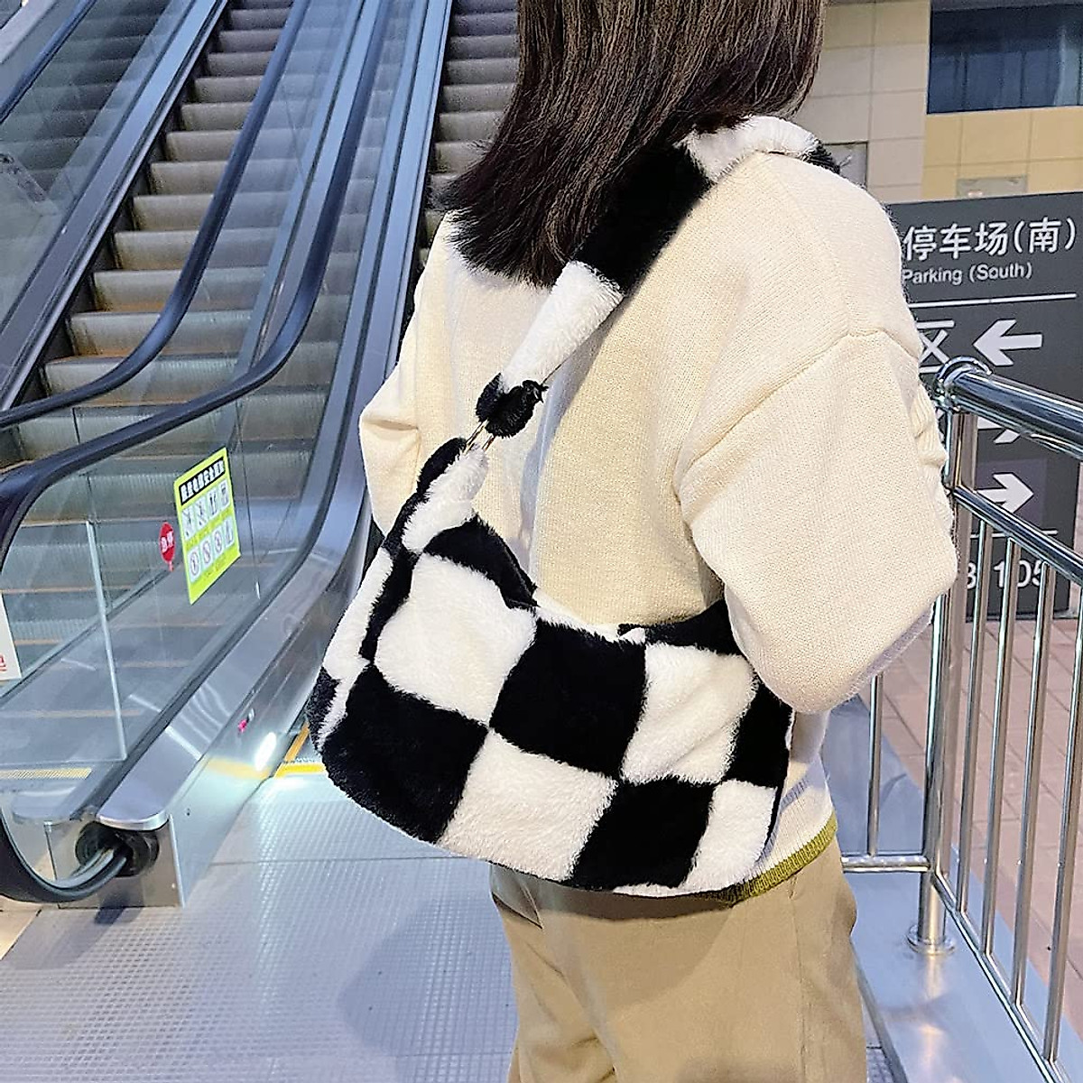 JQWSVE Fluffy Tote Bag Furry Shoulder Bag for Women Black and White Checkered Bag Large Plush Bag Fluffy Purse for Autumn and Winter