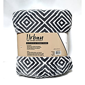 Life Comfort The Ultimate Throw Faux Fur - Geo Print