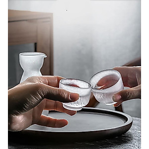 Rxcvkmw 5-Piece Japanese Glass Sake Set, Contains 1 Sake Bottle and 4 Sake Glasses