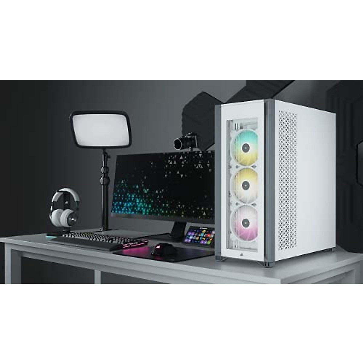 CORSAIR iCUE 7000X RGB Full-Tower ATX PC Case – Three Tempered Glass Panels – Spacious Interior – Easy Cable Management – 4x CORSAIR SP140 RGB ELITE Fans Included – White