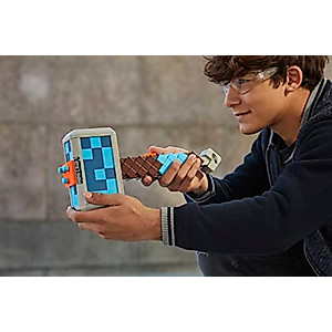 Nerf Minecraft Stormlander Dart-Blasting Hammer, Fires 3 Darts, Includes 3 Elite Darts, Pull-Back Priming Handle Multicolor 5010993948758