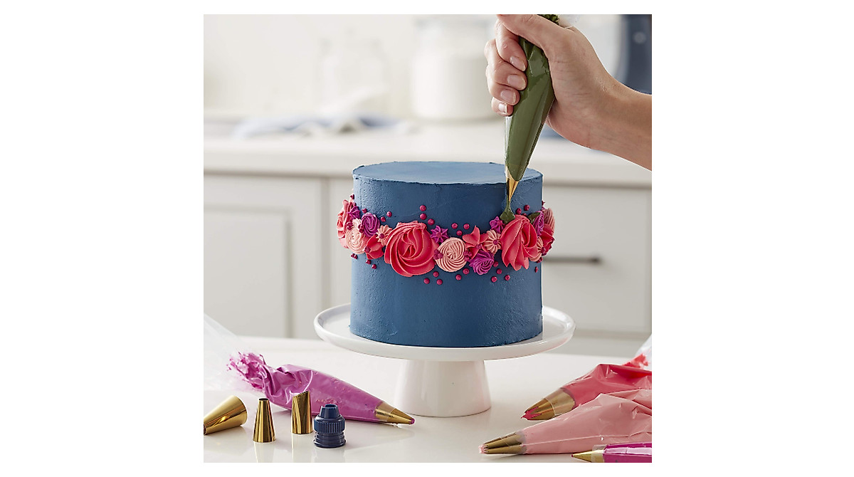 Wilton Navy Blue & Gold Cake Decorating Set - 17 Pieces