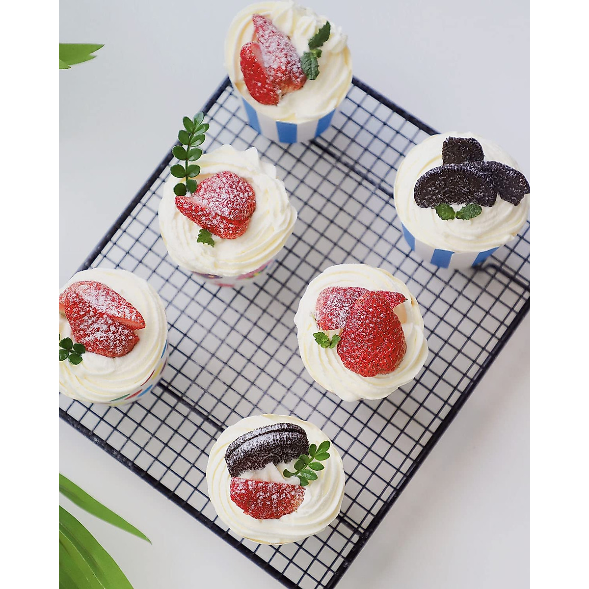 Bertacy 100-Pack Disposable Wrappers Large Paper Cake Baking Cup Cupcake Muffin Cases Birthday Party Decoration