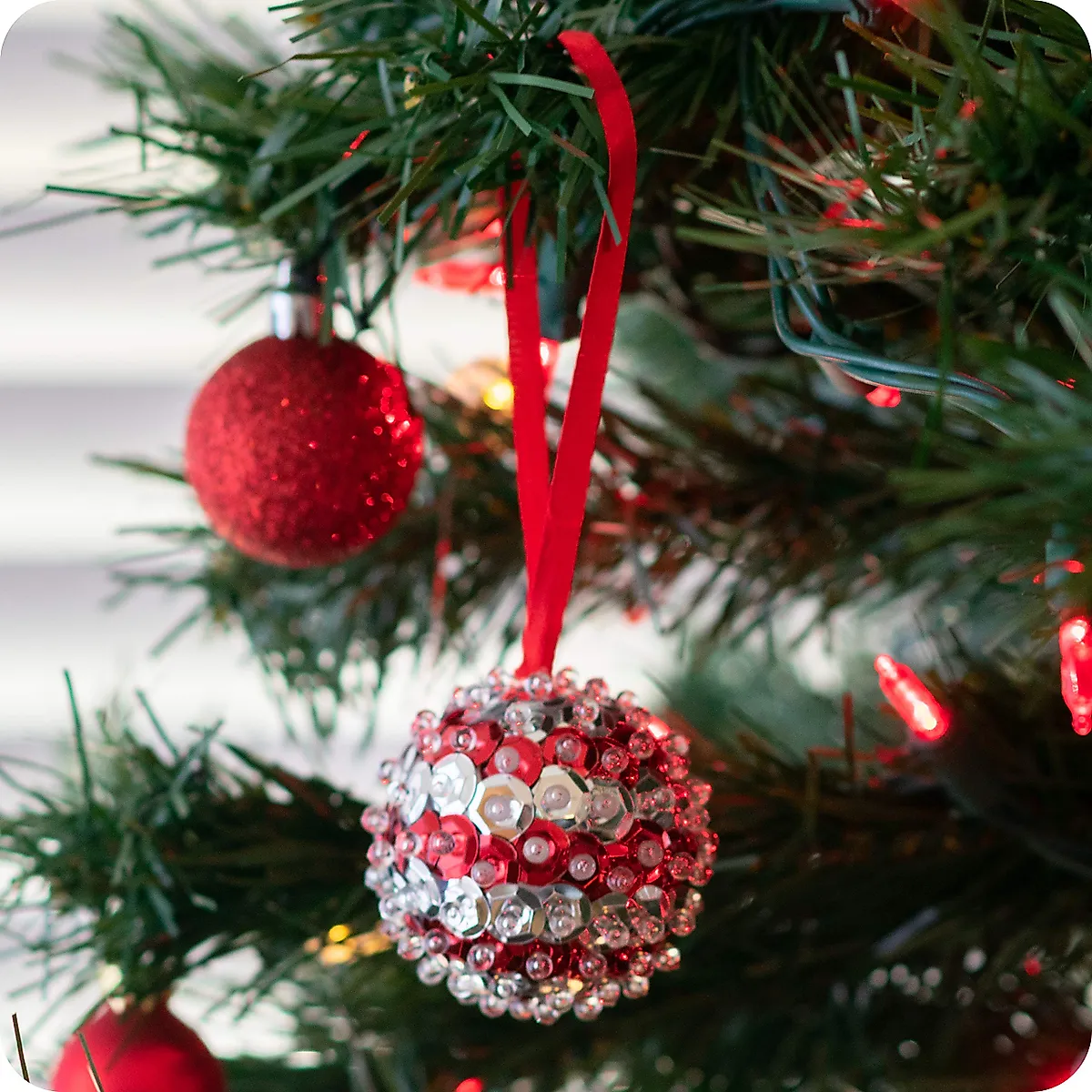 READY 2 LEARN- Create Your Own Sequin Ornaments - Set of 6 - Christmas Crafts for Kids - Christmas Tree Decorations - All Materials Included, Green,Red,Silver