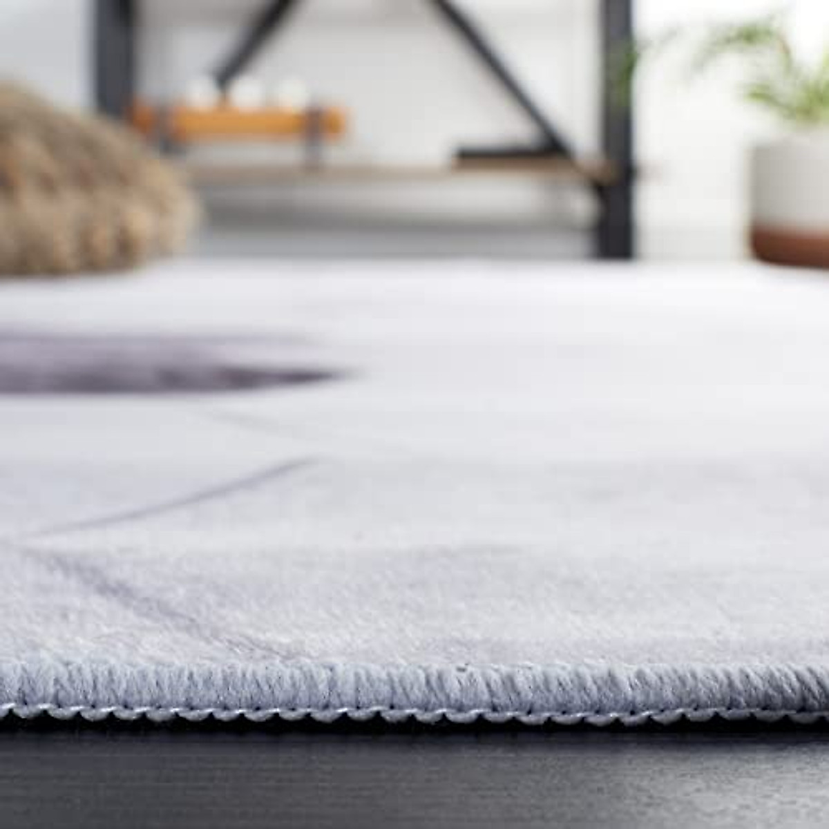 Safavieh Faux Hide Collection Machine Washable Slip Resistant 5' x 8' Ivory/Grey FAH546A Rustic Lodge Modern Glam Bedroom Living Room Area Rug