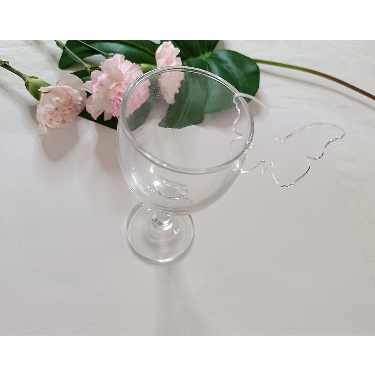 XIAOYUE 20pcs of Blank Butterfly Champagne Glass Markers,Blank Clear Acrylic Drink Marker, Wedding Favor, Blank Escort Card Rounds, Wine Glass Markers (Clear)