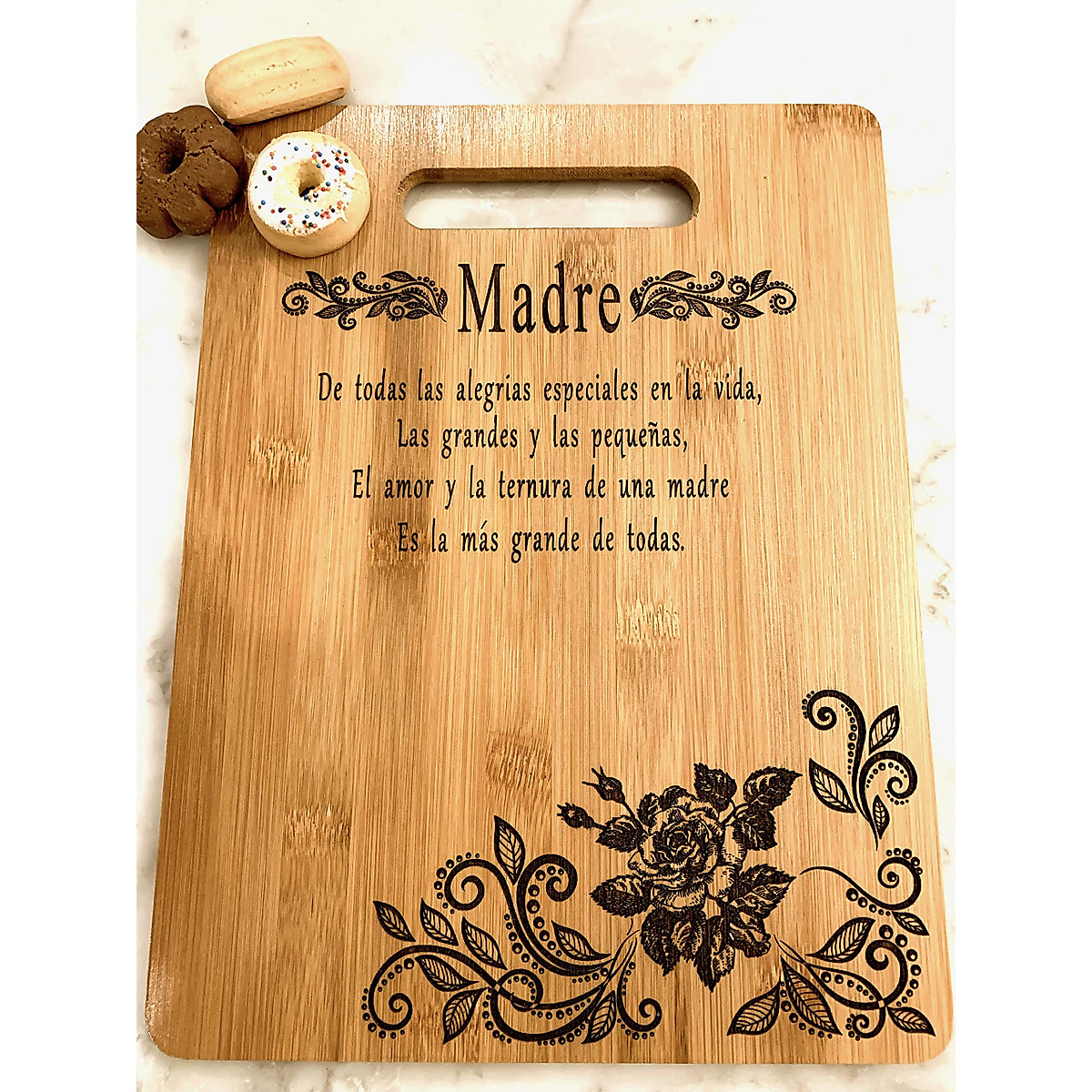 Gift for mom Spanish-Regalo para el mamá-Tabla de cortar de bambú grabada única-Mother gift in Spanish bamboo cutting board (22x30cm)
