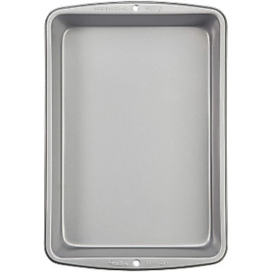 Wilton Recipe Right Non-Stick Oblong Cake Pan, Heats Evenly for Years of Baking Perfection,13 x 9-inches