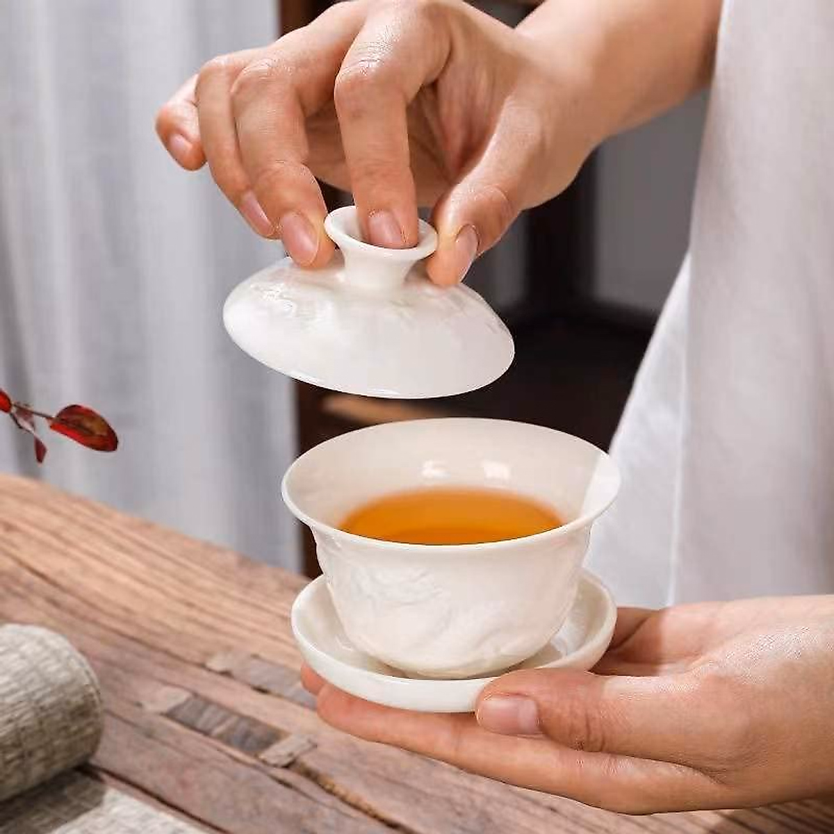 HonHeam Relief Dragon White Porcelain Gaiwan, Chinese Embossed Dragon Style White Ceamic Gaiwan, Kung Fu Tea Bowl Traditional Teacup (Yuan long)