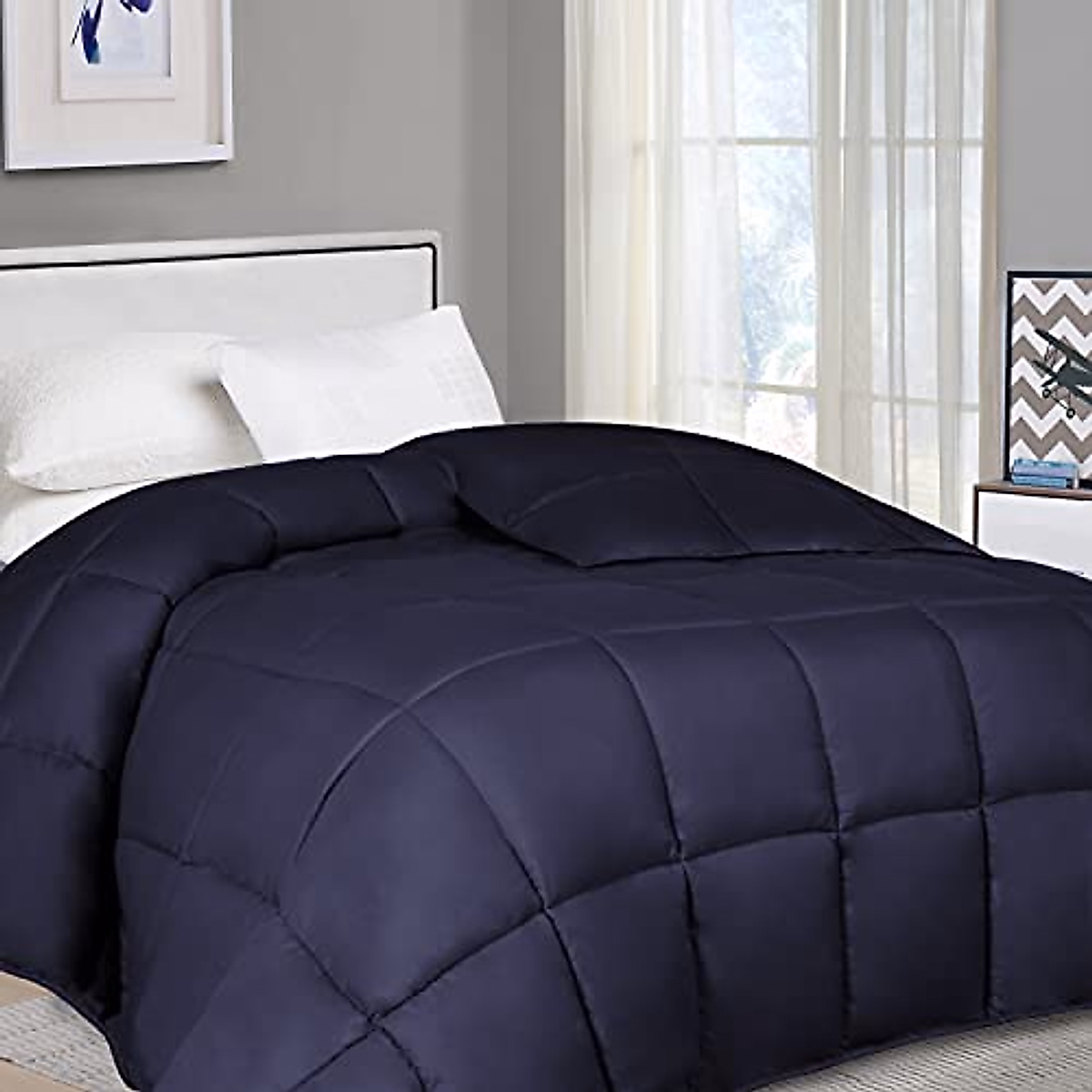 SUPERIOR Down Alternative All Season Comforter - Medium Fill Weight, Perfect for Winter and Summer - Bedding for Bed, Delicate and Soft Quilt, Bedding Duvet Inserts & Bed Sets, Twin/Twin XL, Navy Blue