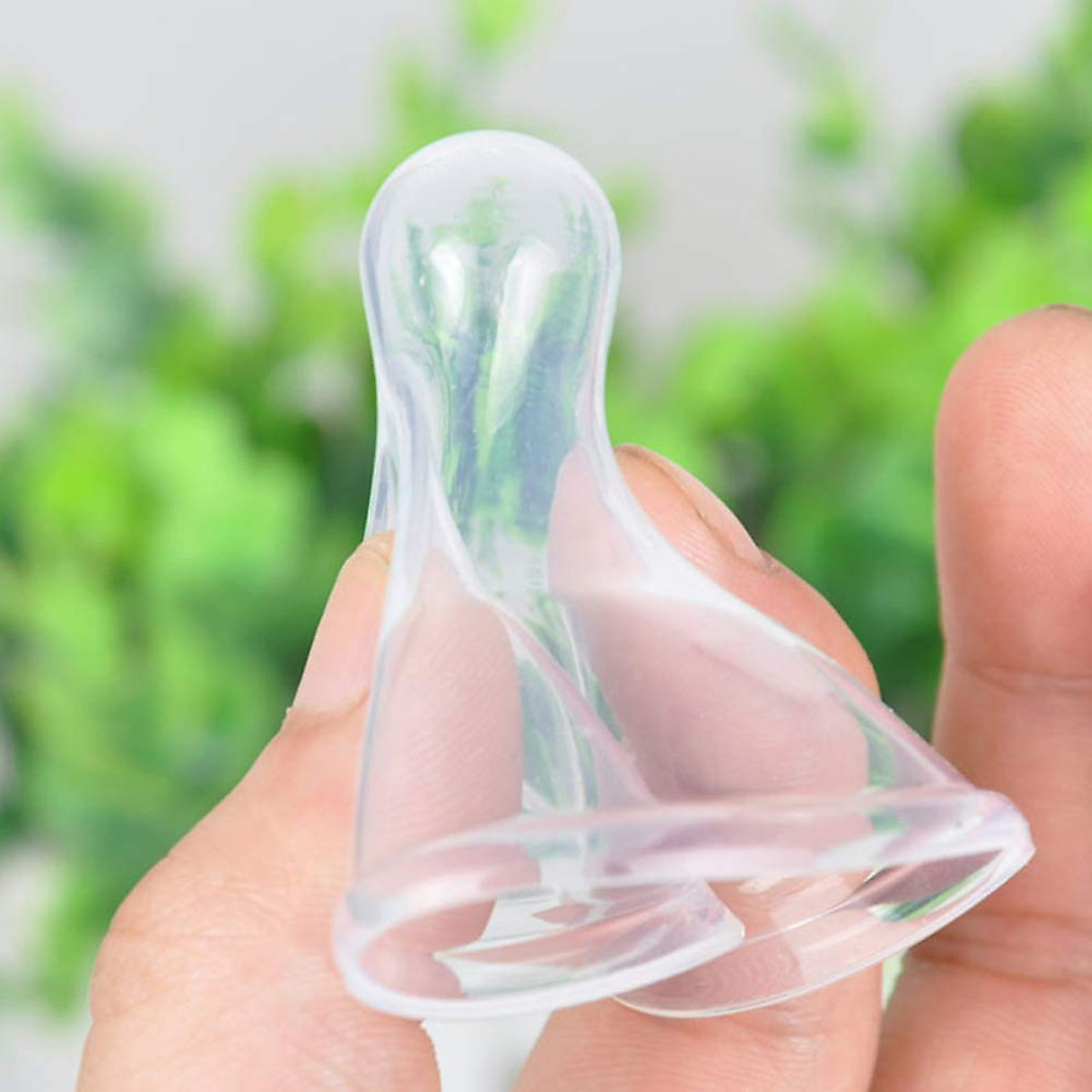 Artibetter 4pcs Contact Nipple Shield Silicone Nipple Shield for Breastfeeding Mothers