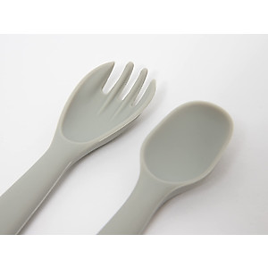 Lila & Jack's Baby Feeding Set, BPA Free, Food Grade Silicone Dinner Plate and Cutlery Set, Learn to Eat on Your Own, Set Includes Spork, Spoon, Bib and Plate (Gray), AT1745