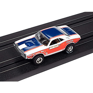 Auto World Xtraction R32 1971 Dodge Challenger Dick Landy HO Scale Slot Car