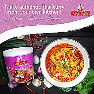Mae Ploy Panang Curry Paste, Authentic Thai Panang Curry Paste for Thai Curries & Other Dishes, Aromatic Blend of Herbs, Spices & Shrimp Paste, No MSG (14 oz Tub)