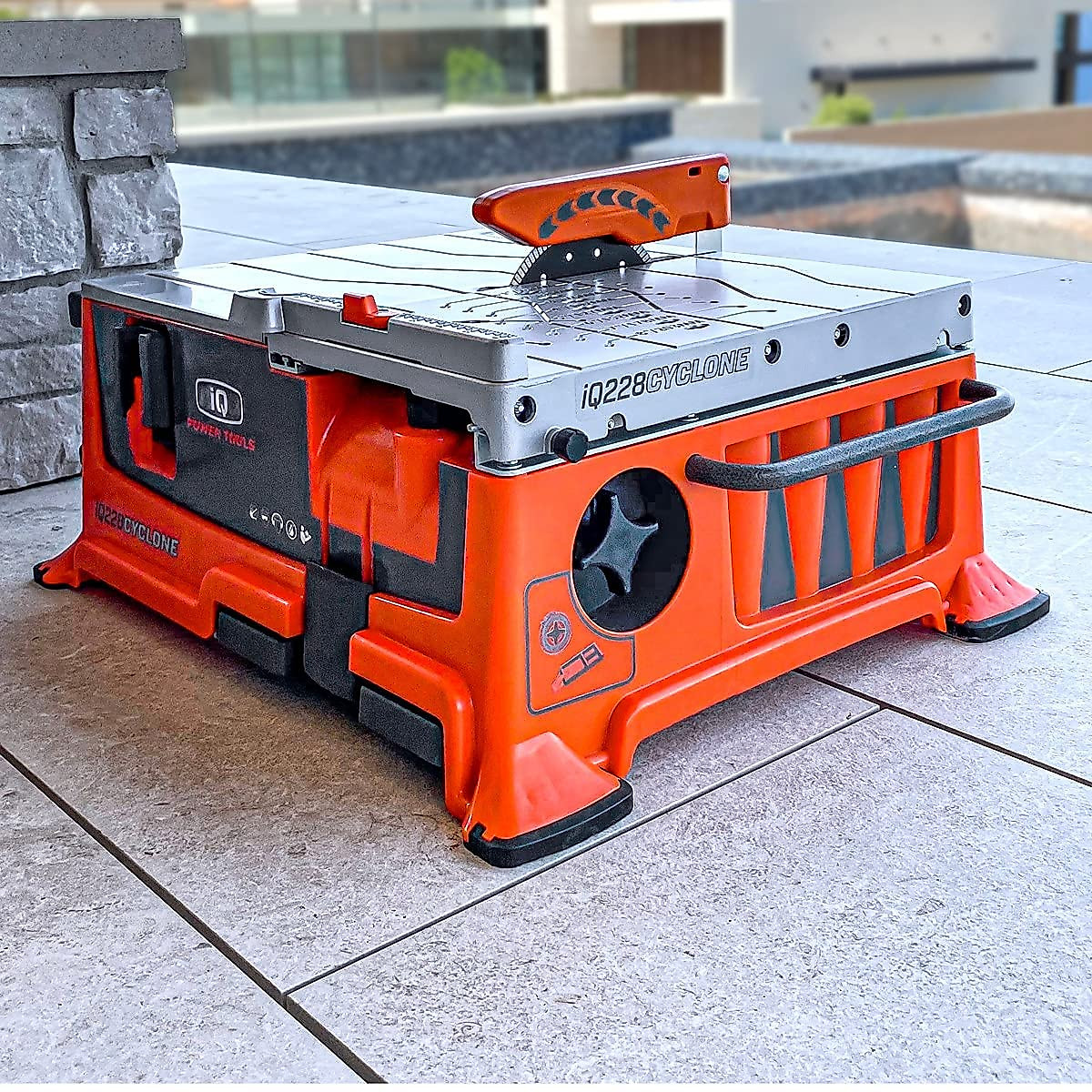 IQ Power Tools CYCLONE 7" Dustless/Dry Cut Bench Top Tile Saw IQ228