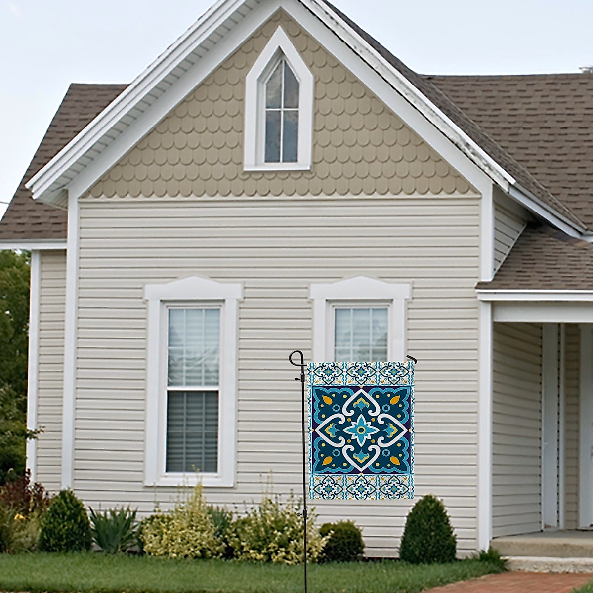 Spanish Tile Garden Flags Polyester Fabric Vertical Double Sided Printing Outdoor Welcome Banner Flag UV Protector Decoration for Home Yard Patio Lawn 12x18in