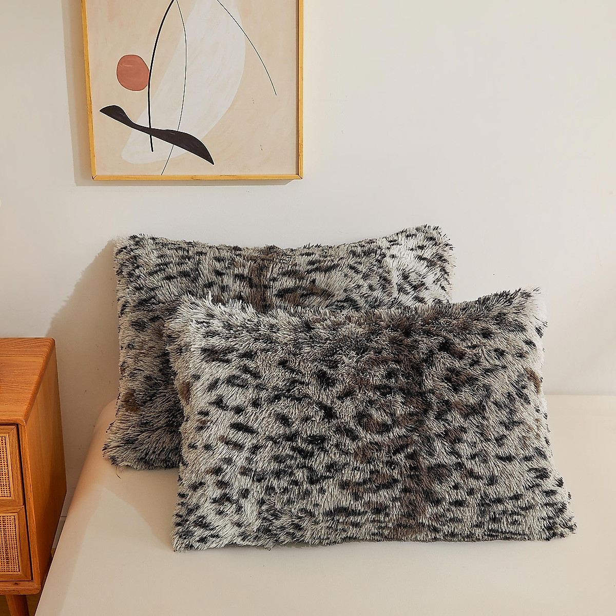 LIFEREVO Cheetah Print Faux Fur Duvet Cover Fluffy Bedding Set, 3 Pieces Soft Plush Fuzzy Comforter Cover Set(1 Shaggy Comforter Cover+2 Furry Pillowcases), Zipper Closure(Queen, Leopard Print Grey)