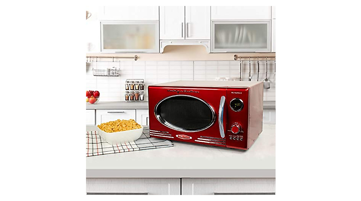 Nostalgia Retro Microwave Oven: 0.9 cu ft, 800W, Red