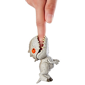 Mattel Jurassic World Snap Squad Dinosaur Toys, Small Dino Figures with Opening Clip-On Jaws, Portable Collectibles