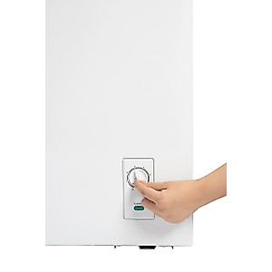 BLACK+DECKER 7.0 Cu. Ft. Chest Freezer, Holds up to 245 Lbs. of Frozen Food with Organizer Basket