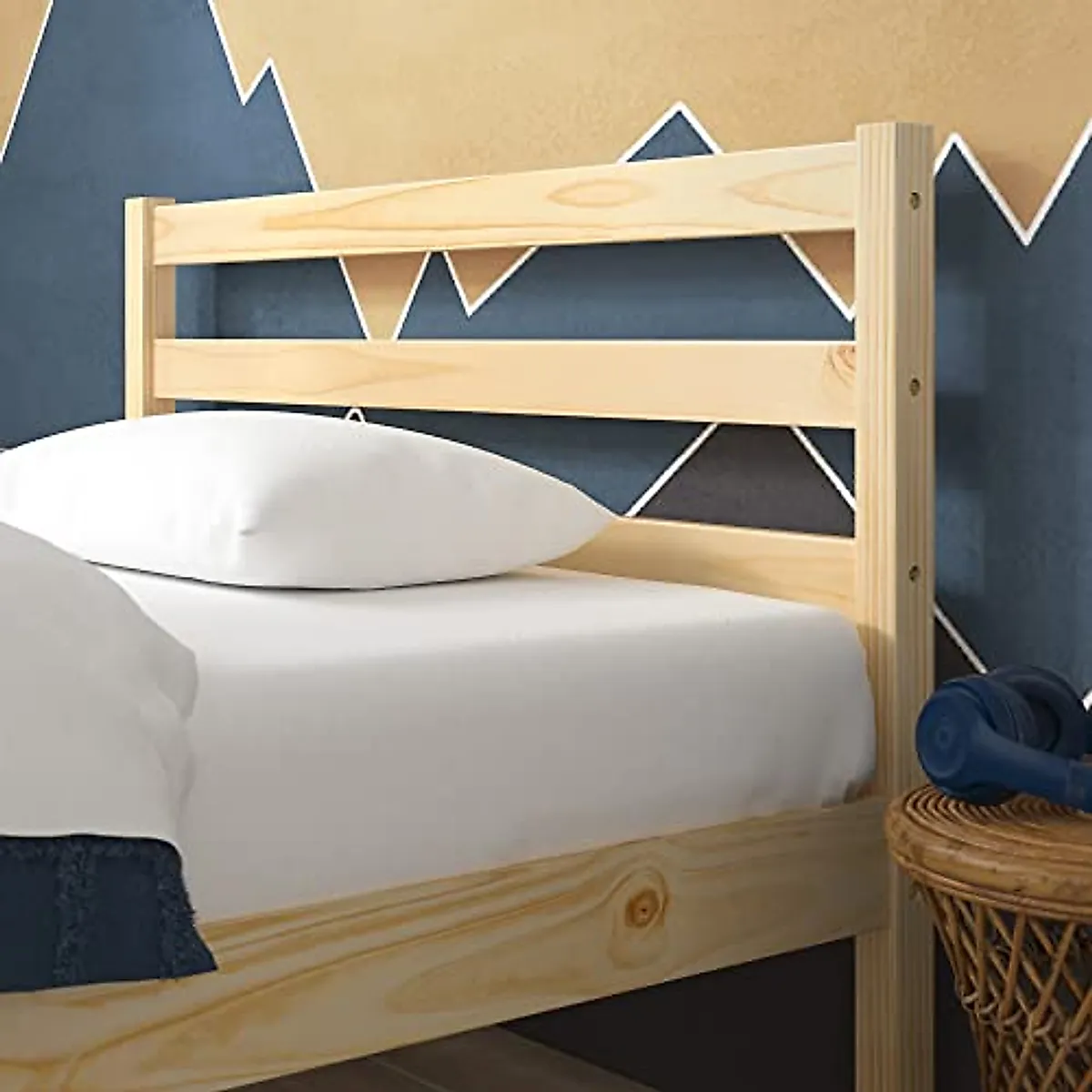 ZINUS Robin Wood Platform Bed Frame with Headboard / Wood Slat Support / No Box Spring Needed / Easy Assembly, Twin