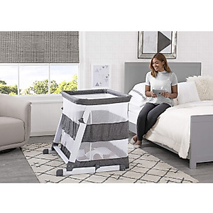 Simmons Kids Room2Grow 2-in-1 Newborn Bedside Bassinet & Infant Sleeper - Height Adjustable Portable Crib with Wheels & Airflow Mesh, Grey Tweed