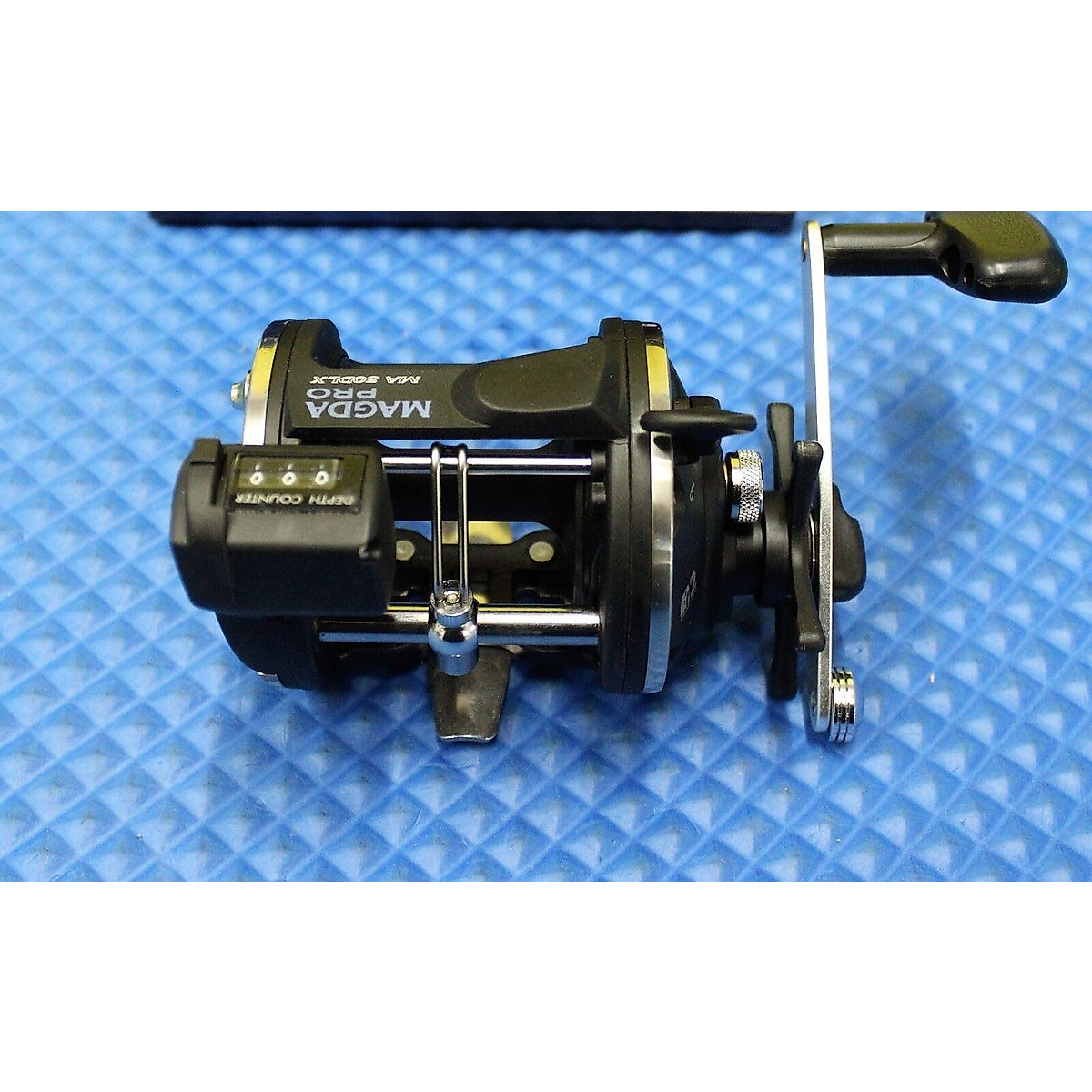Okuma Magda Pro Line Counter Levelwind Trolling Reel, Small, Black/Silver, MA-20DX