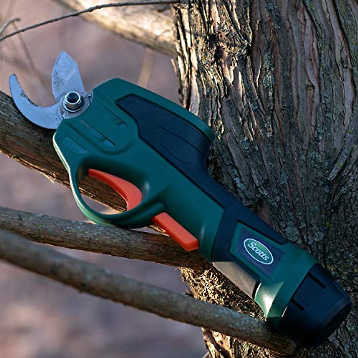 Scotts Outdoor Power Tools PR17215S 7.2-Volt Lithium-Ion Cordless Rechargeable Power Pruner, Green