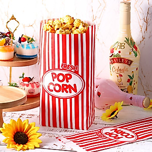 300 Pcs Popcorn Bags Popcorn Boxes Paper Red and White Movie Popcorn Bags for Carnival Movie Theme Party Supplies (5.51 x 1.97 x 11.22 Inches)