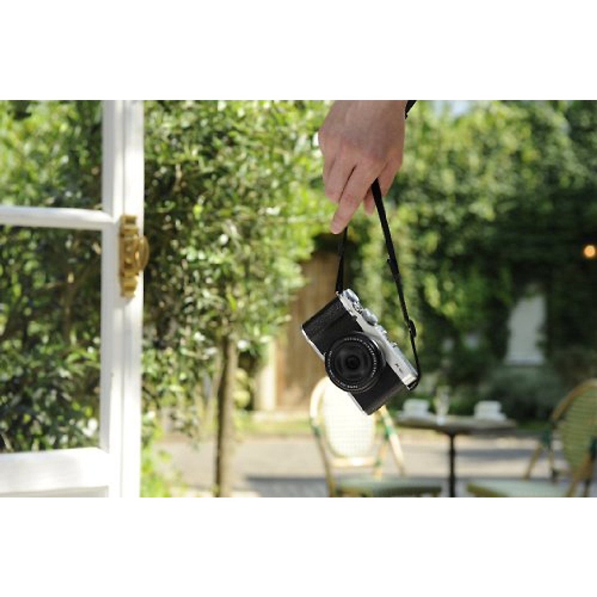 Fujifilm X-M1 Compact System 16MP Digital Camera with 3-Inch LCD Screen - Body Only (Black)