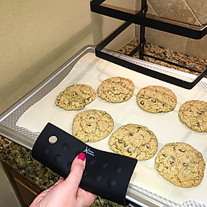 6 Piece Silicone Kitchen Set - Kitchen Addiction 2 Hot Handle Holder Sleeves, 2 Trivet/Potholder/Grippers, 2 Assist Handles Set (Black)